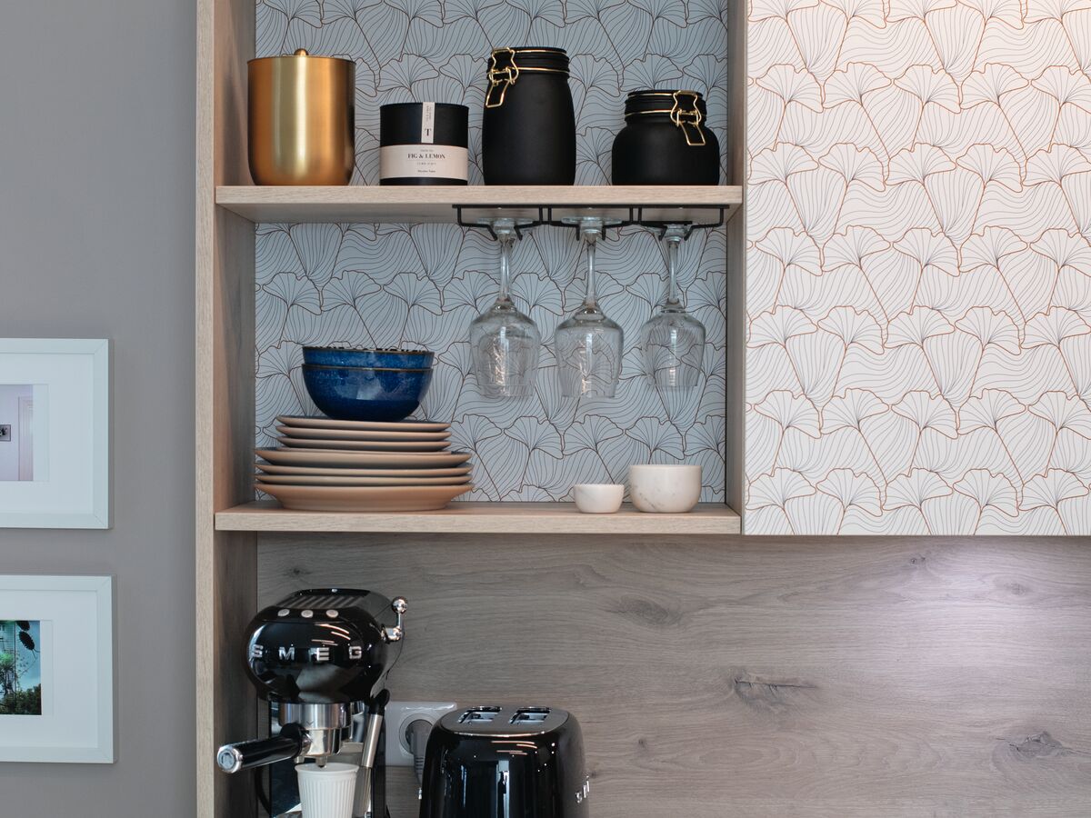 Petite cuisine ouverte bleue et blanche | Cuisinella